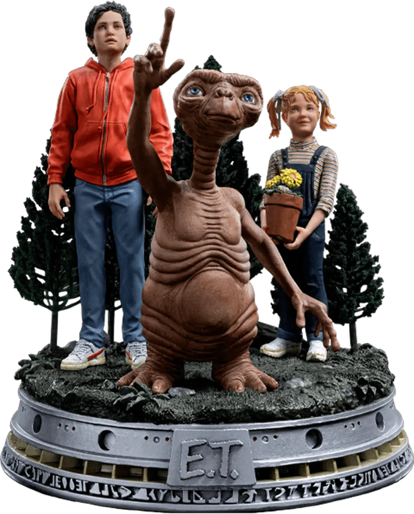 E.T. - Elliot & Gertie Deluxe 1:10 Scale Statue - Titan Pop Culture
